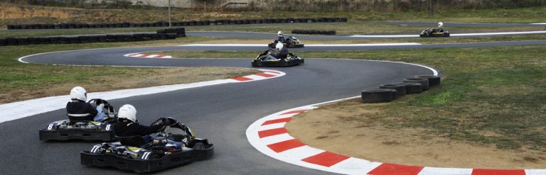 Technique de pilotage karting : astuces pour une bonne conduite